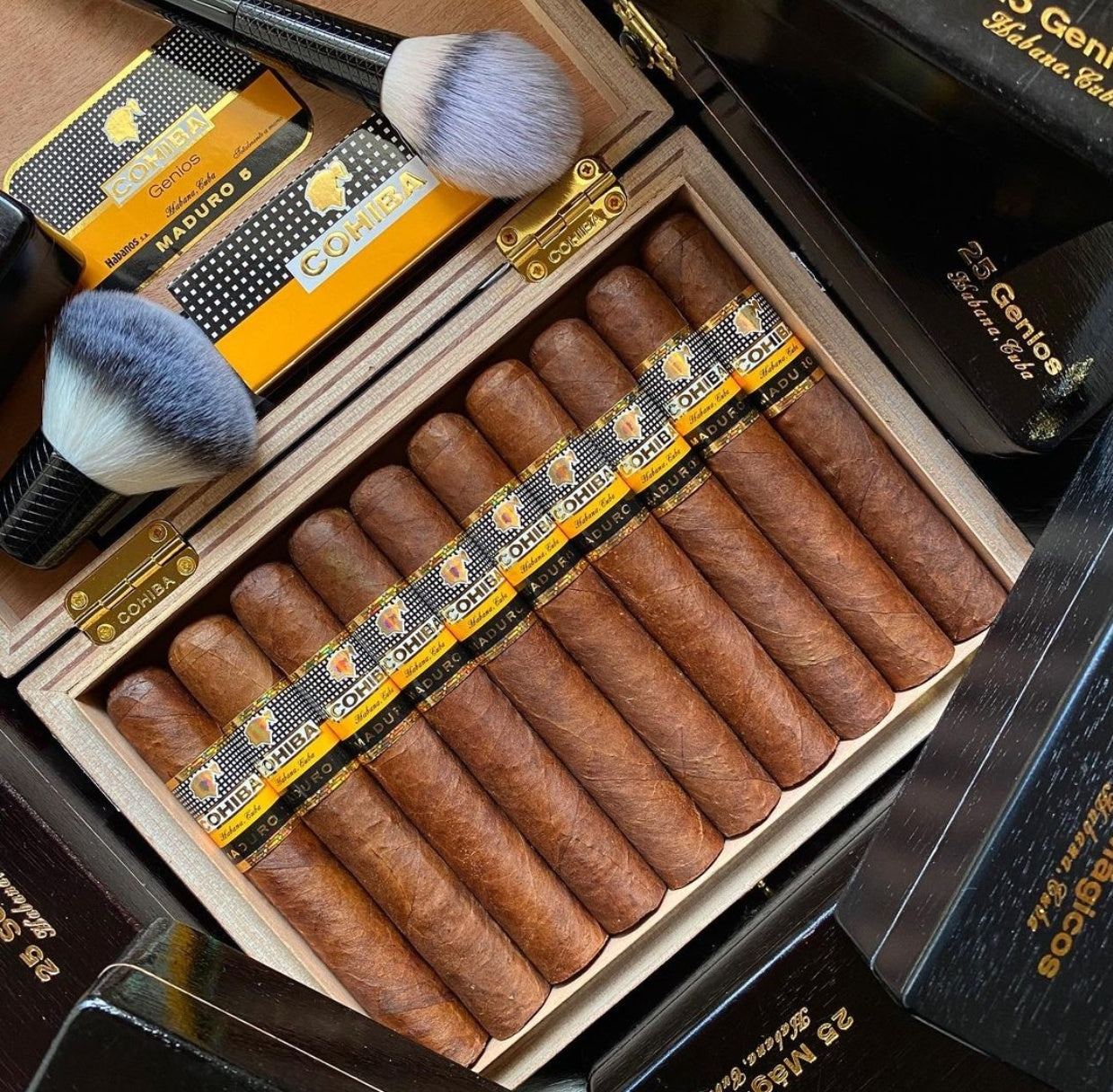 COHIBA MADURO 5 GENIOS (Single Stick) - www.cigarsindia.in