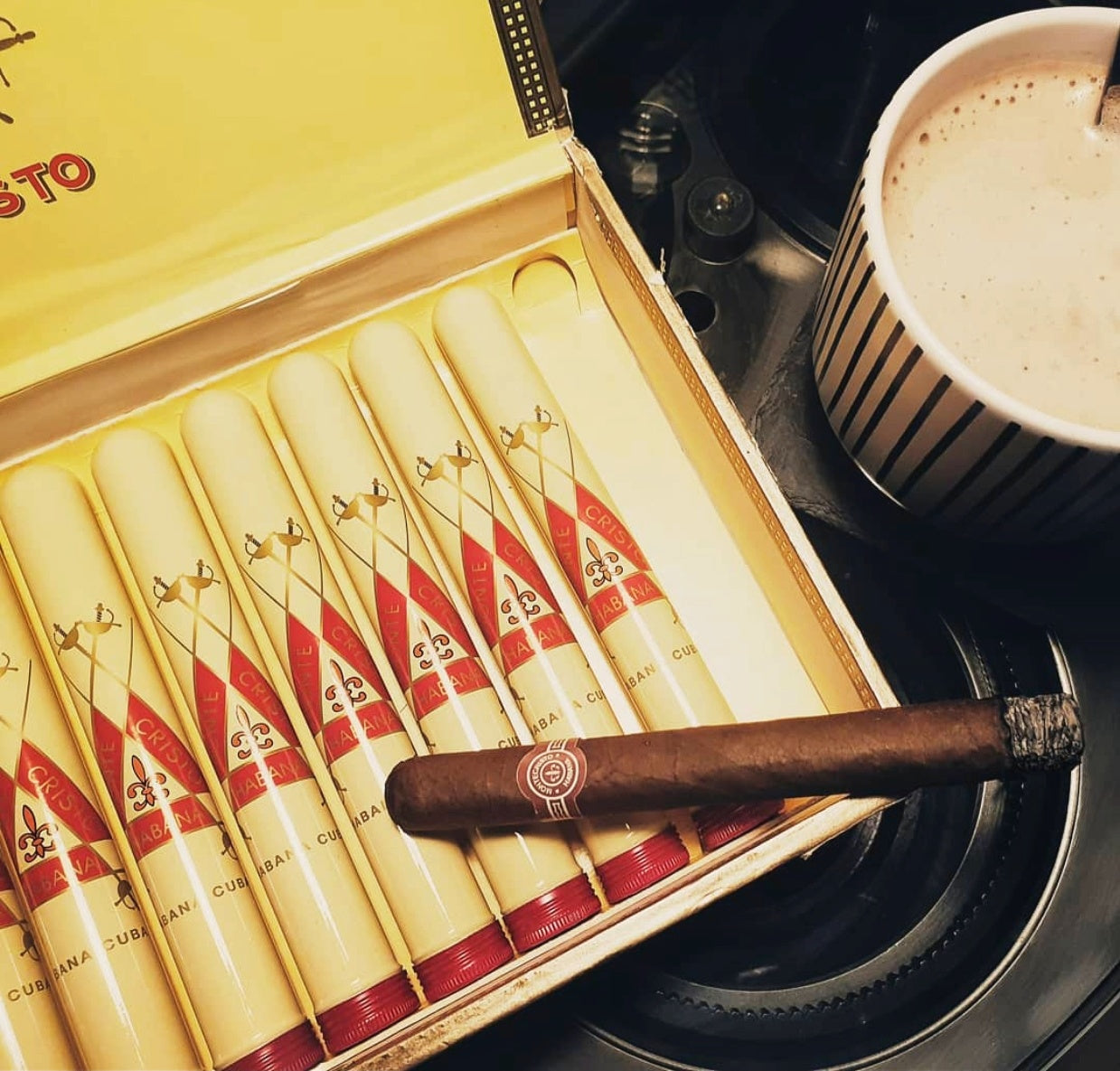 MONTECRISTO TUBOS (Single Cigar) - www.cigarsindia.in