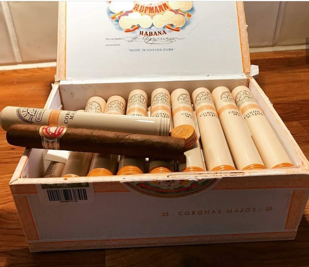 H.Upmann Coronas Major (BOX OF 25 ) - www.cigarsindia.in